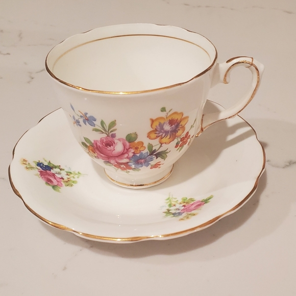 royal stuart | Dining | Royal Stuart Bone China Teacup And Saucer Gold ...